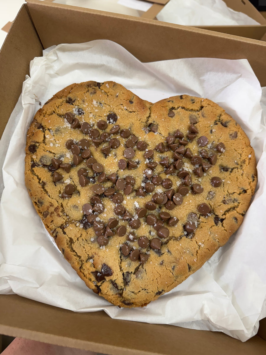 The 1 Kilo Cookie - Heart – The Baked Box